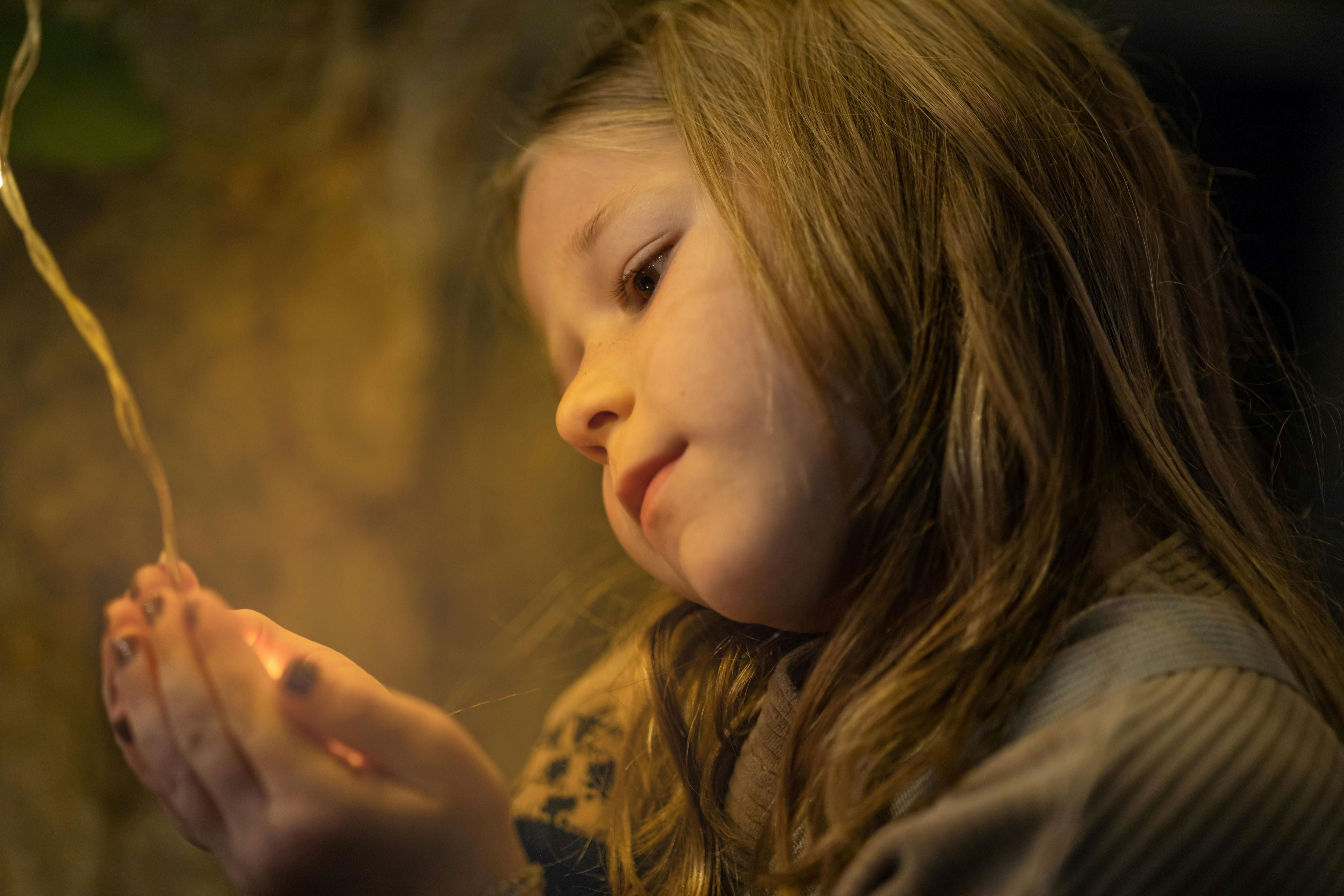 Mane Choice Kids Sweet Strawberry Fruit Medley Moisturizer vs. Konkurr ...